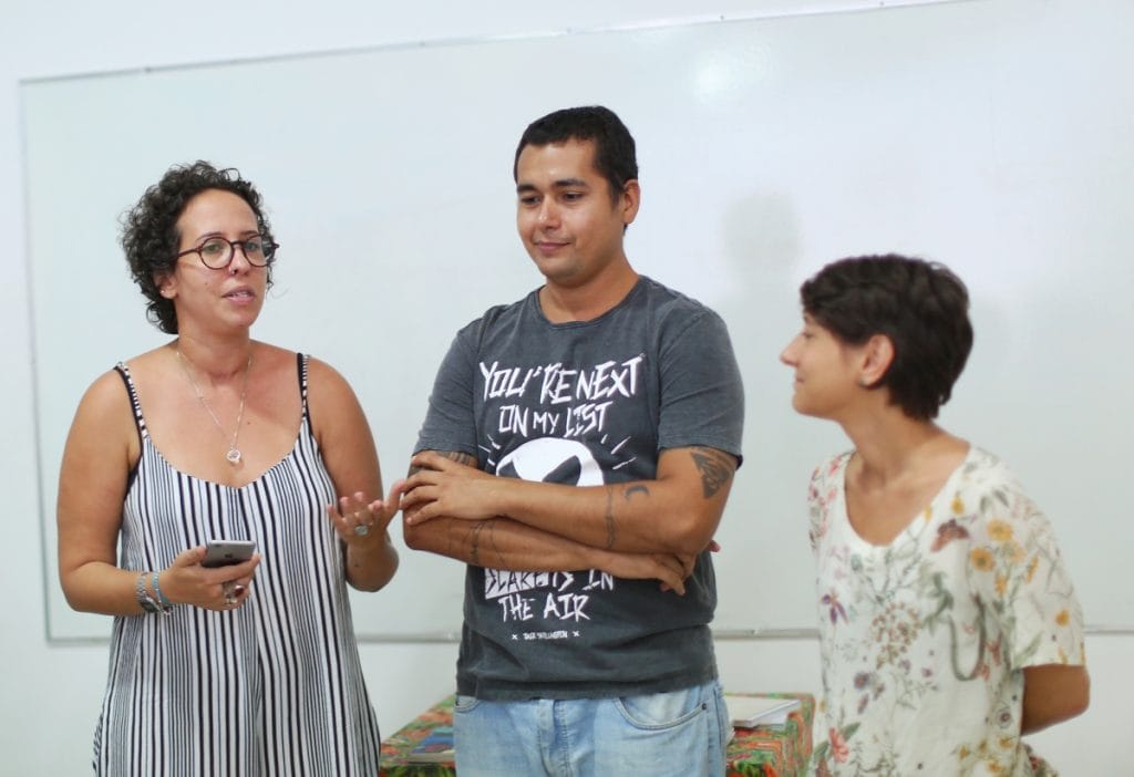 “Livro, imagem e poesia” com a artista visual Raisa Christina, a ...